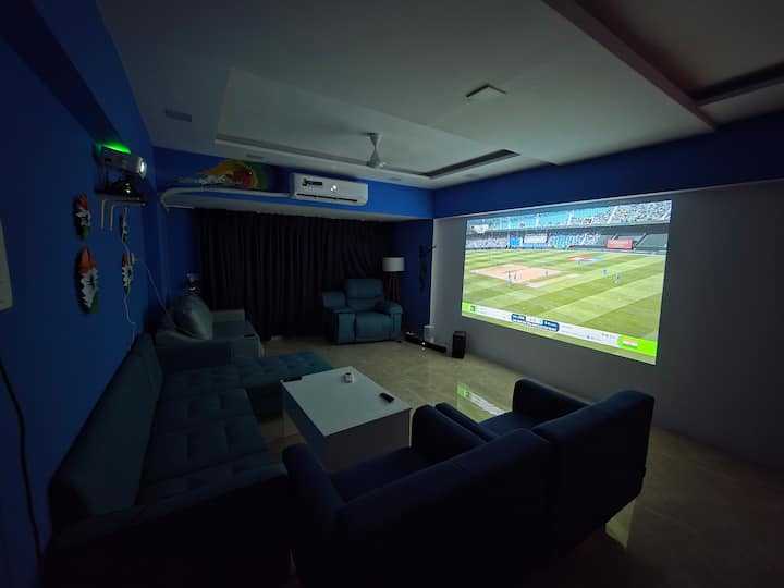 Zenia Chill : Entire 2 Bhk : Dada Forever - Mumbai