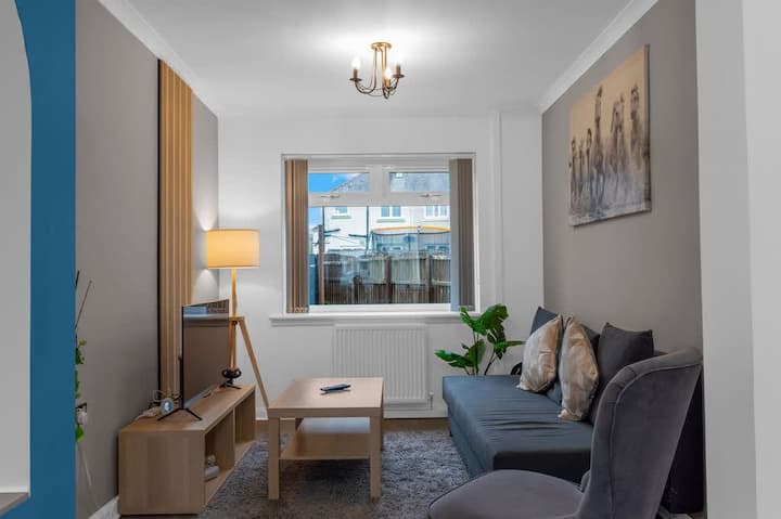 Vacant Nests | The Grampian | Free Parking - Motherwell