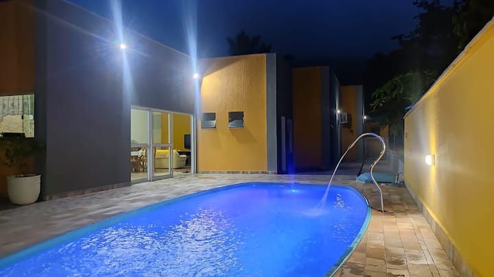 Casa Confortável Em Praia Da Cocanha / Condomínio - Caraguatatuba
