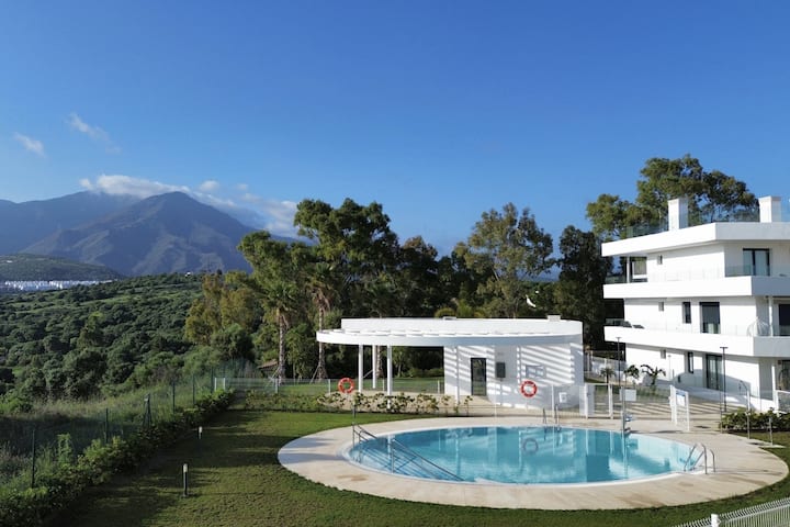 2br Apartment W/ Pool & Gym - Estepona