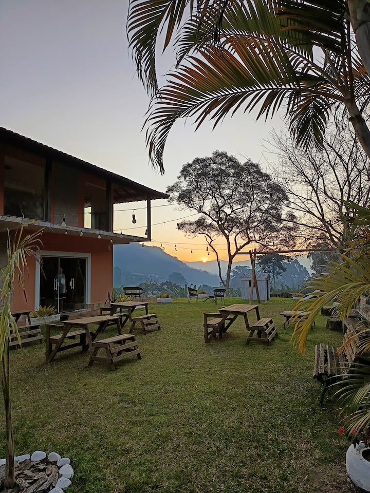 Sítio Com Vista Deslumbrante Para Família E Amigos - Petrópolis