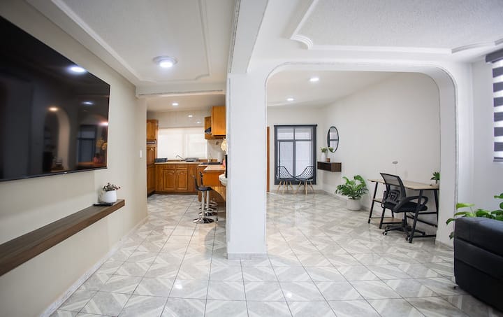 Hermosa Casa A 1 Cuadra De Tercer Anillo - Aguascalientes