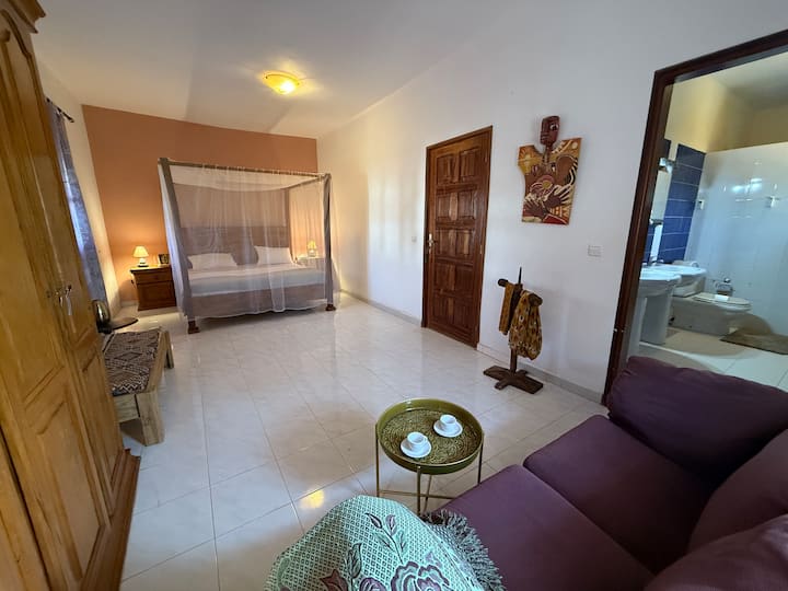 Suite Avec Services, Jardin, Piscine, Plage, Clim - Senegal