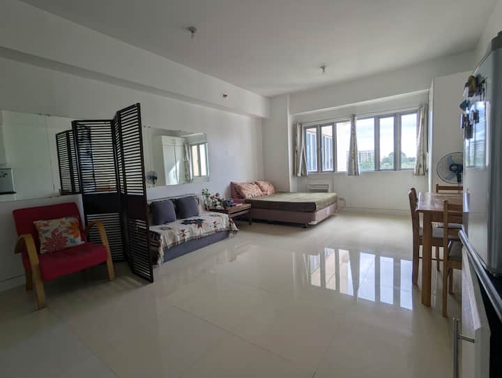 Home Theatre Stay W/ Pool & Gym Venice Grand Canal - Taguig