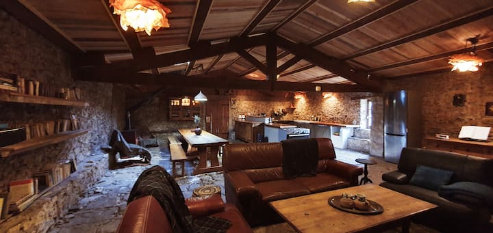 Maison Des Légendes,  Maison Forestière - Aniane