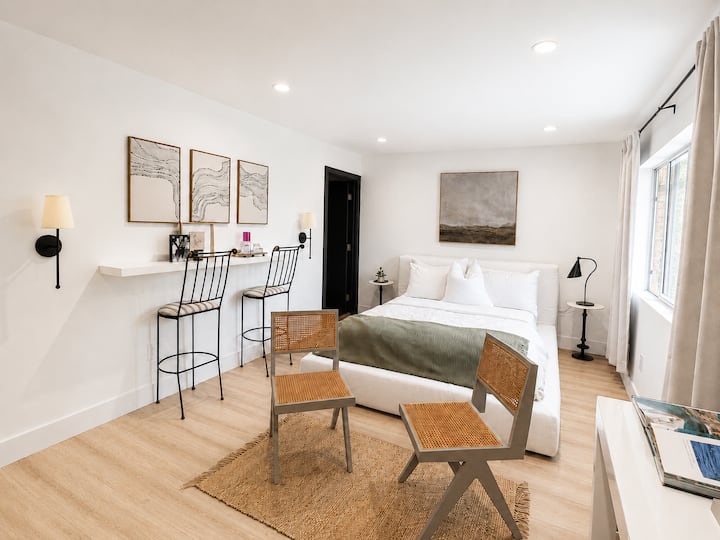 Calabasas/malibu Canyon Townhome - Agoura Hills, CA