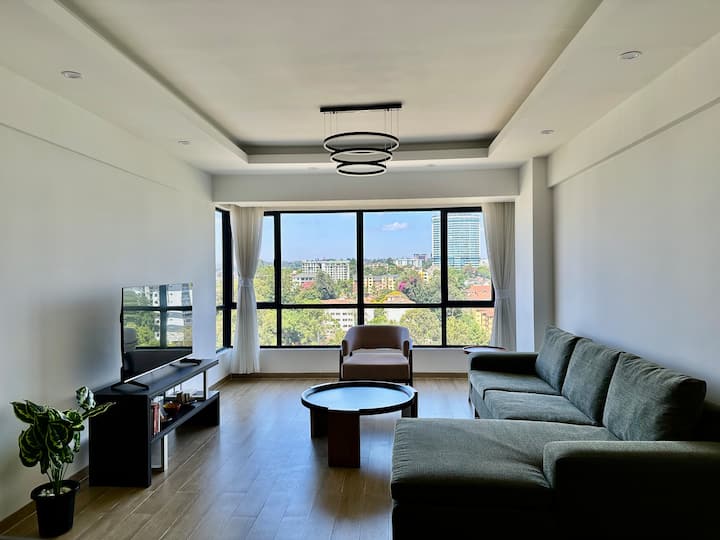 Chic 2br Apartment | Wi-fi, Gym, Pool, Parking - Nairobi