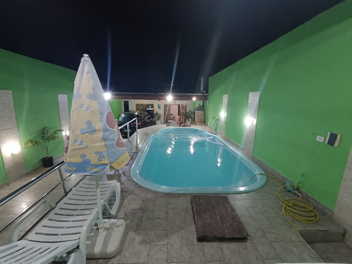 Casa Com Piscina
Para Aluga - São José dos Campos