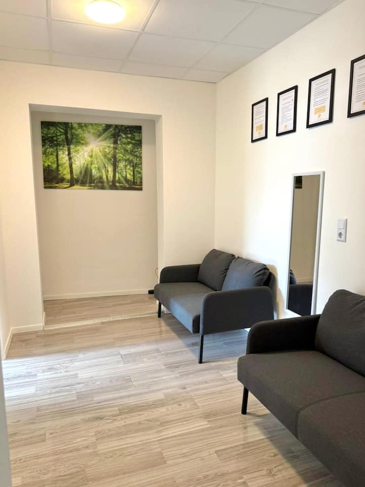 2 Zimmer Wohnung Mit Parkplatz - Neumünster
