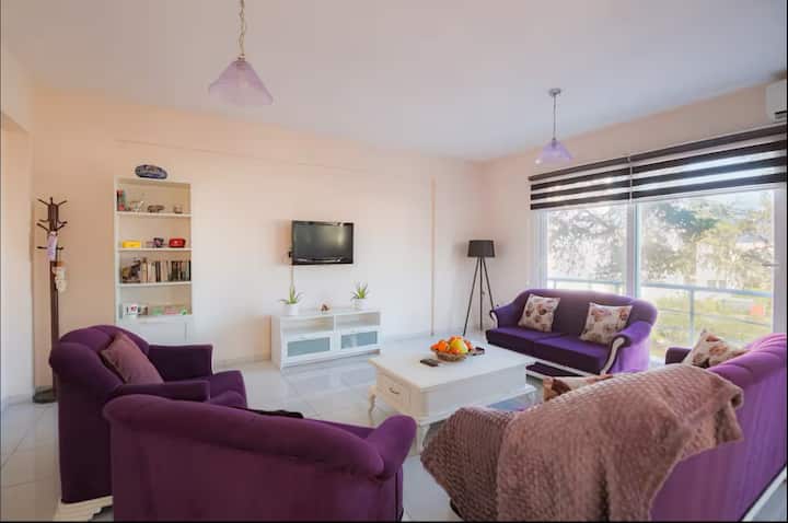 City Centre Purple Luxe Loft With Bbq + Netflix - Famagusta