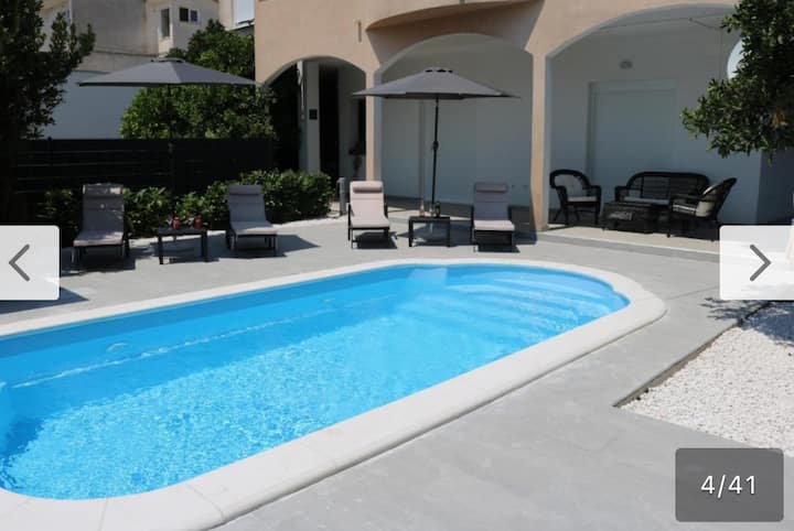 Apartman S 3 Spavaće Sobe - Trogir