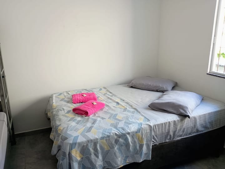 Quarto 13 Térreo Fundos Máximo 2 Pessoas. - Matinhos