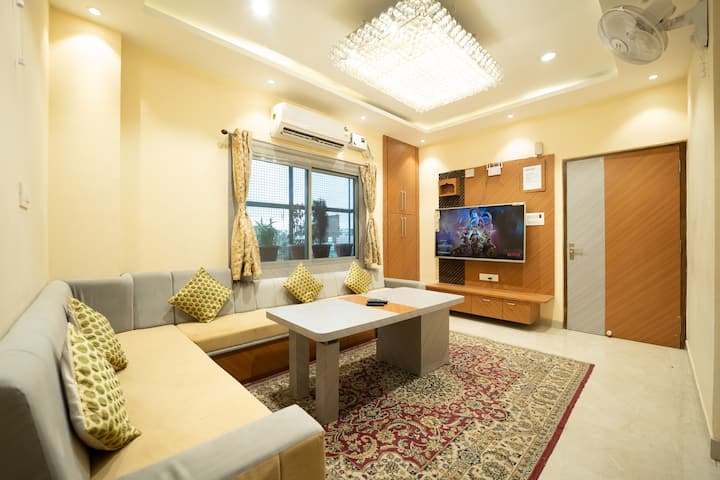 Spacious 2bhk 15 Mins To Vishwanath Ji - Varanasi