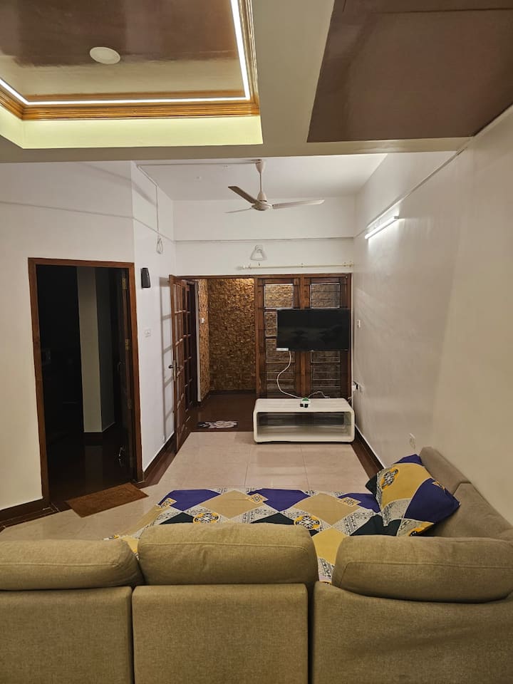 Comfy 2bhk | Walk To Padmanabhaswamy Temple - Thiruvananthapuram