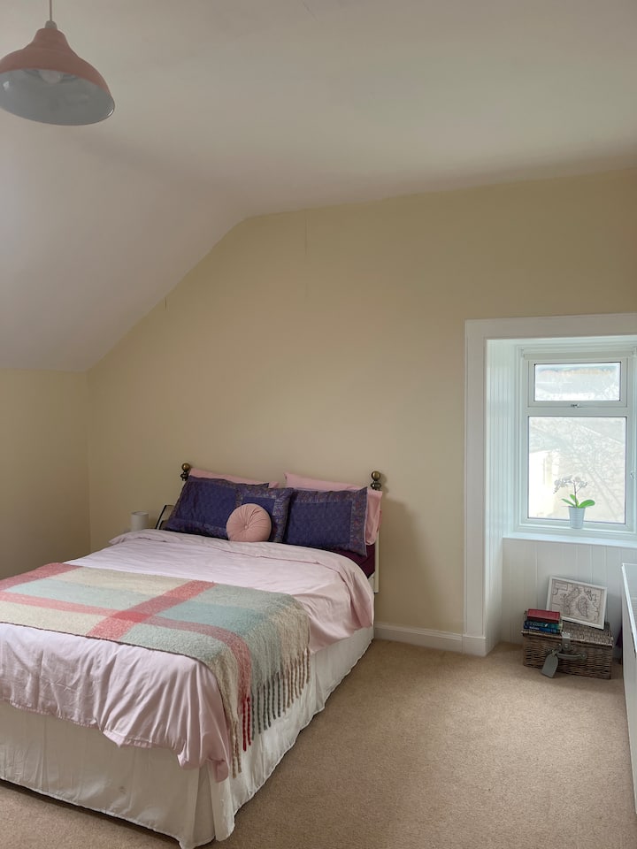 Double Bedroom In Farmhouse - Galashiels