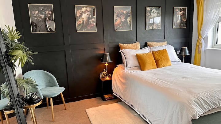 The Black & White House - Chippenham