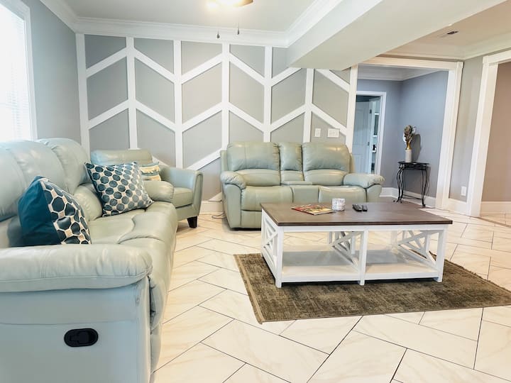 The Grand Gathering Home- 6 Br And 4 Baths - Fayetteville, NC