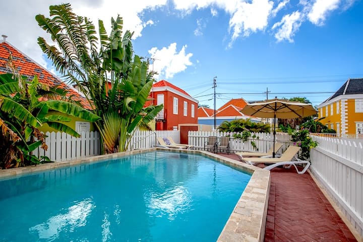 Charming 2br Otrobanda Apartment W/pool & Terrace - Curaçao