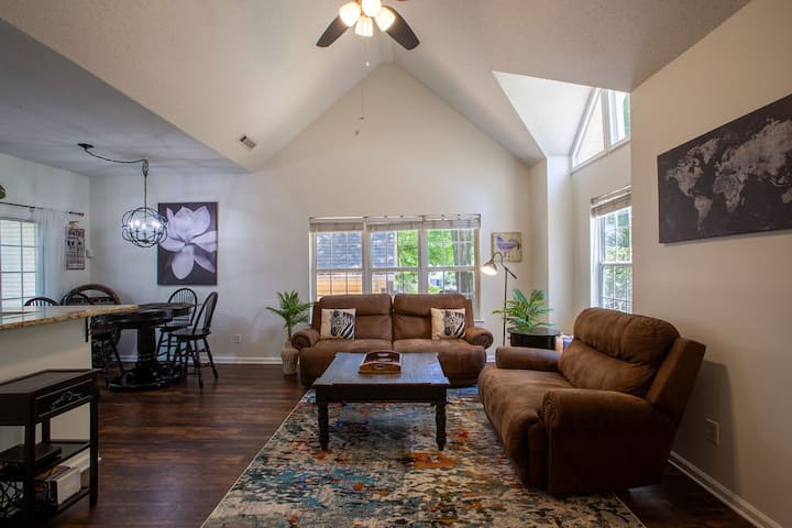 Cutest Ptc Home! Roommate/kid/dog Ok! Walk2food! - Peachtree City, GA