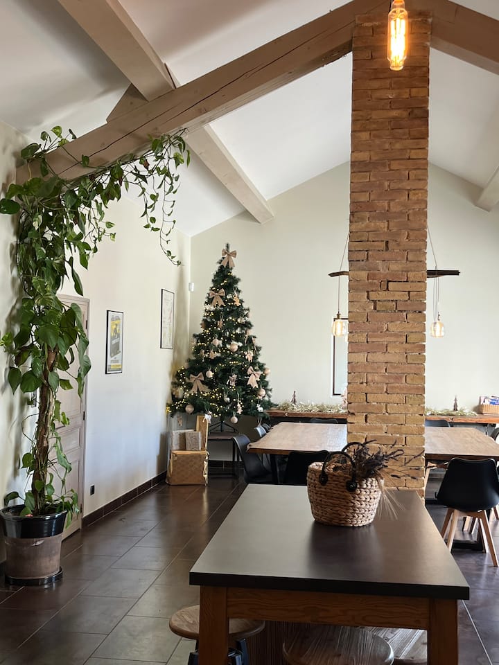 Mas Familial Avec Piscine Et Jeux Pour Enfants - Montélimar