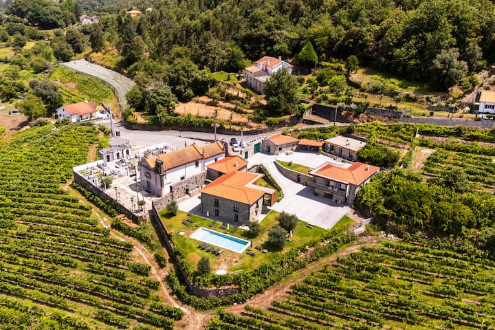 Vale Da Fonte | 7 Casas 32 Ppl 11 Quartos - Arcos de Valdevez