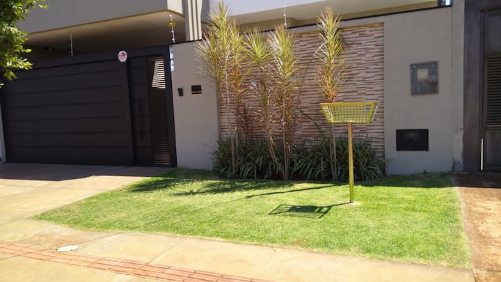 Casa Jardim Dos Cristhais - Dourados