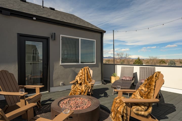 Modern Luxury Home W/rooftop Deck & Mountain Views - Wheat Ridge, CO
