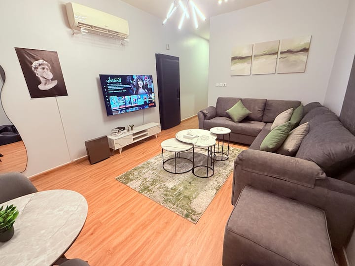 Big Cozy Apartment - Jeddah