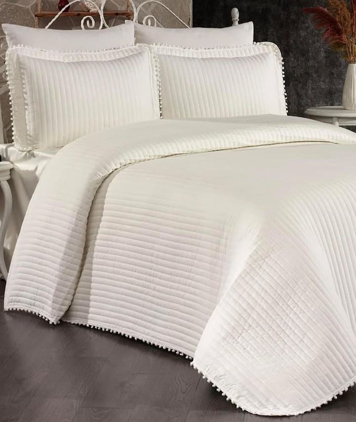 Agréable Villa De 06 Pièces Avec Piscine Et Jardin - Abidjan