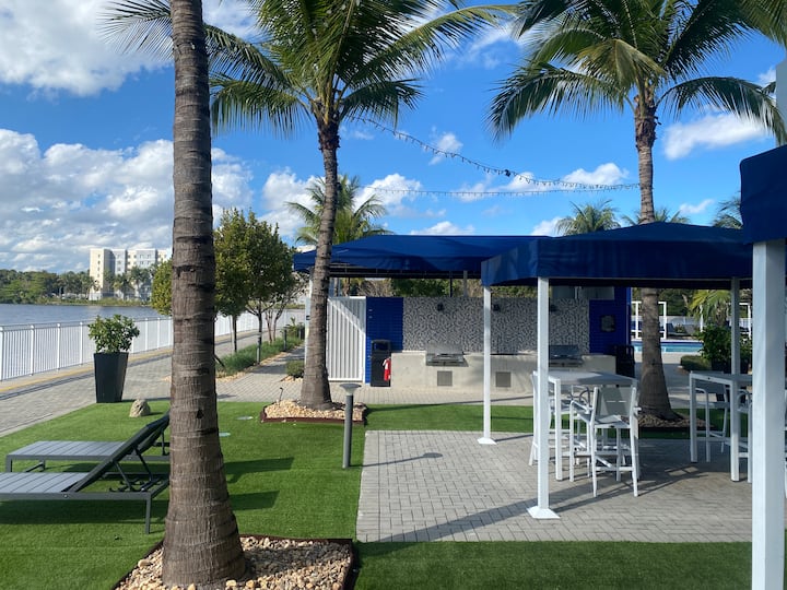 Miami 2 Bed/2 Bath Lagoon & City Views Condo - Miami