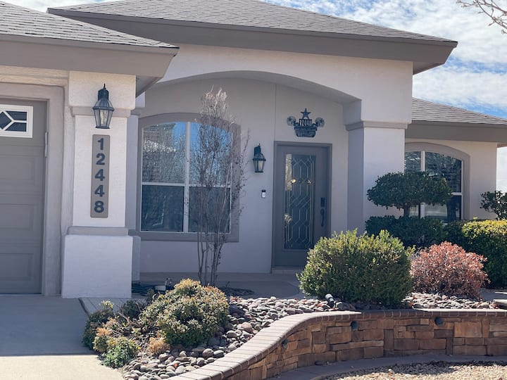 Charming Home In The Desert - El Paso, TX