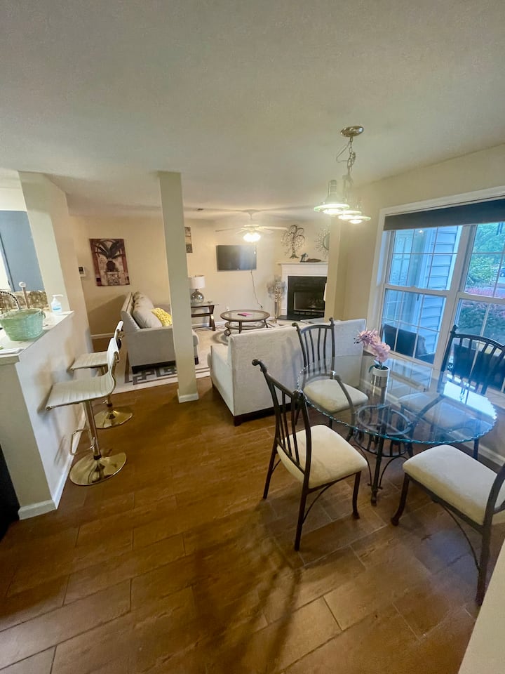 Condo 15 Mins From Hospital - High Point, NC