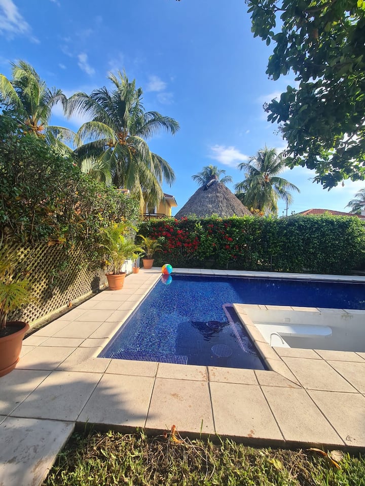 Casa Blanca "El Lugar Para Ser Feliz", Alta Mar Ii - Guatemala
