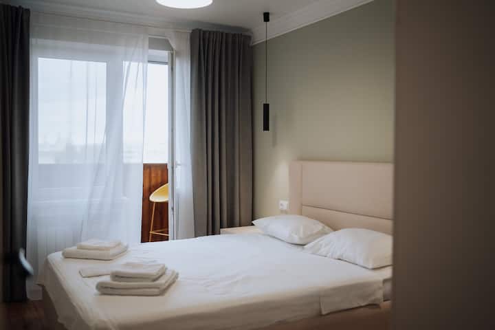 New City Center, 2br Shops, Buses & Cafés - Moldova