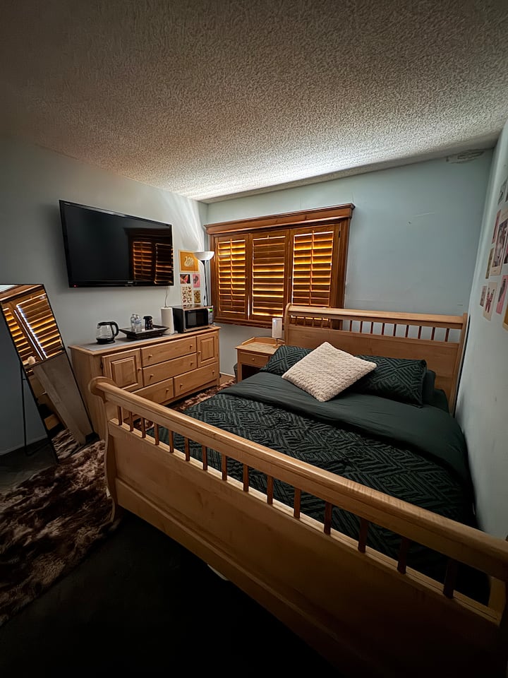Cozy And Comfortable Room - Magic Mountain, CA