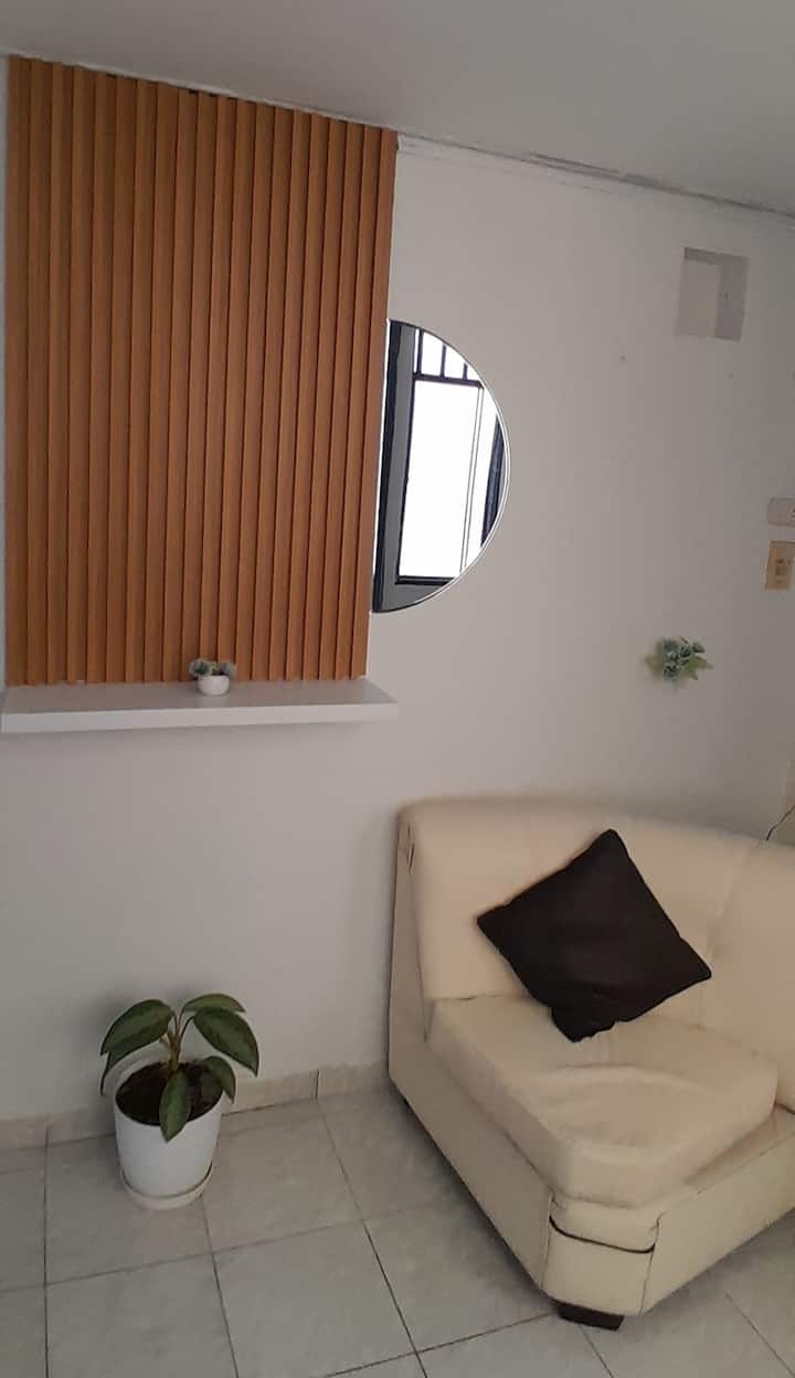 Confortable Y Céntrico Mini Dpto. - Trujillo