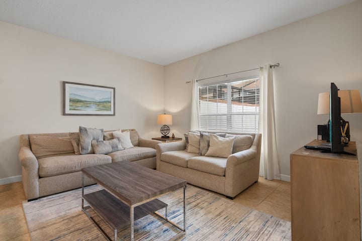 "Brier's Storey" - 4bd/3ba Townhome Near Disney - Florida