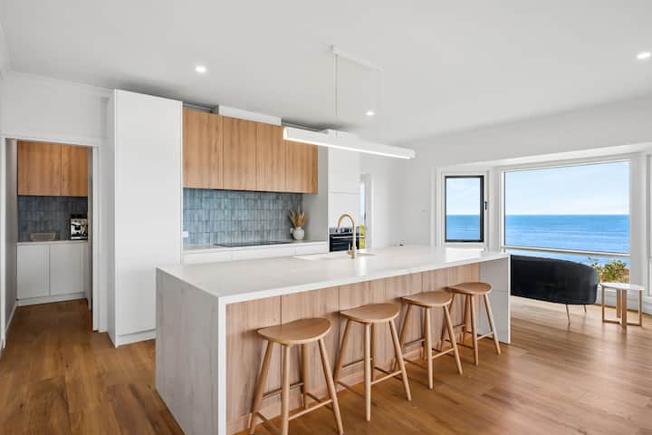 Salt & Peppermint Beachfront Escape Stunning Views - Bunbury