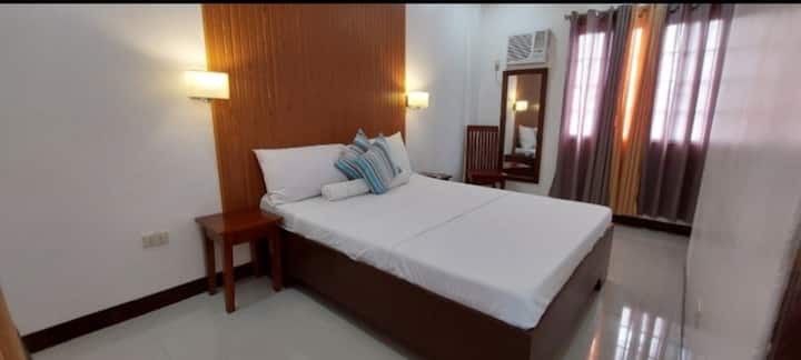 Hl Hometown Inn - Hinigaran