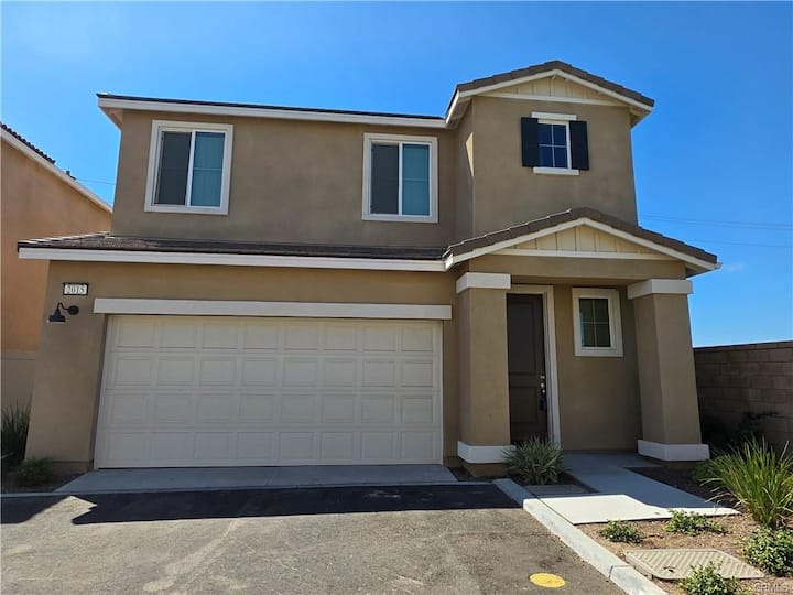 Modern 3-bedroom Furnished Home - Loma Linda, CA