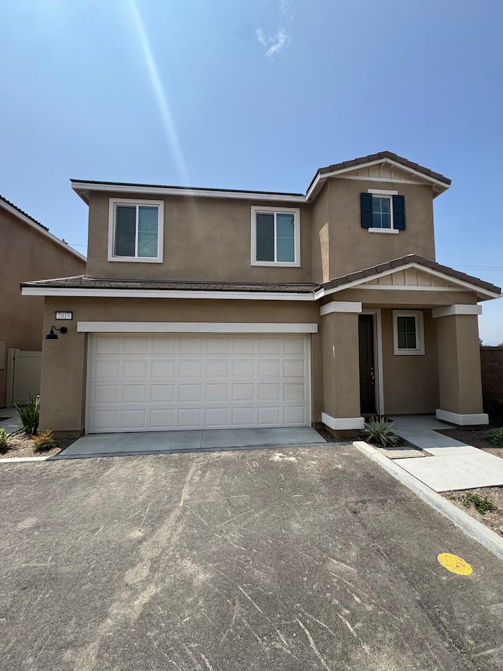 Modern 3-bedroom Furnished Home - Loma Linda, CA