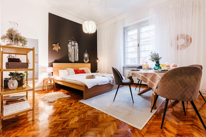 Inspiration Source W/balcony | Old Town - Belgrade