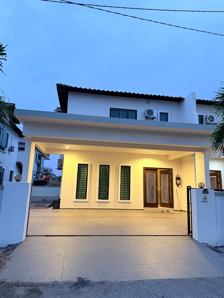 10pax Paka Semi-d 2 Stay Next To Petronas Plant - Kerteh