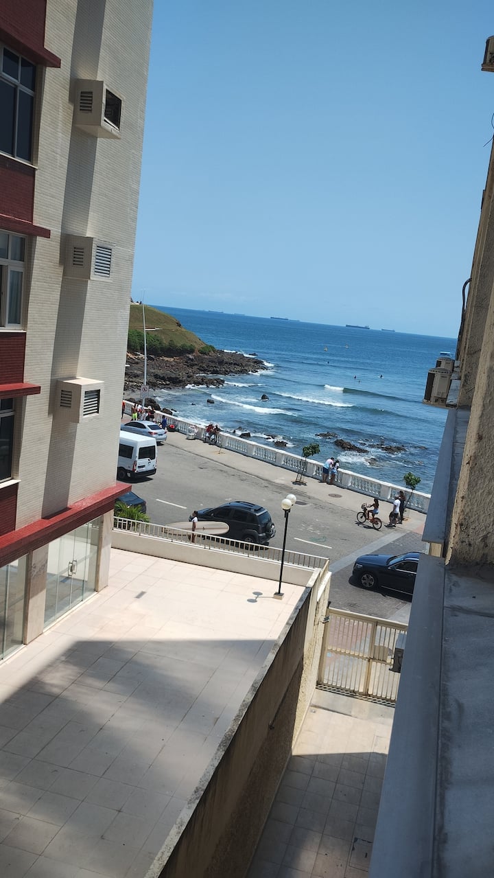 Apartamento De Frente Ao Farol Da Barra Completo . - 
