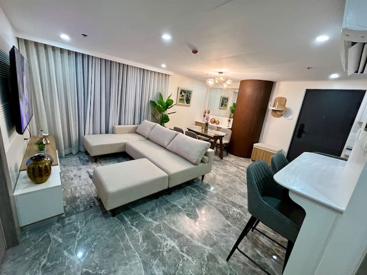 City Hub: Modern 2br Air-conditioned Unit - Baguio