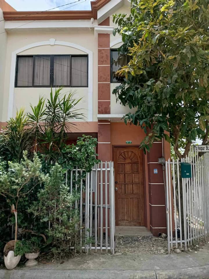 Daniel's Nest 
Rental House Cebu - Compostela