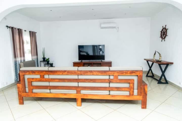 Maison Avec Jardin Et Terrasse (à La Pierro) - Madagascar