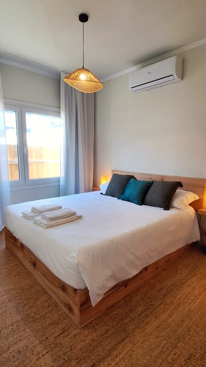 Cozy Home With Jacuzzi
- Near The Airport - Ponta Delgada