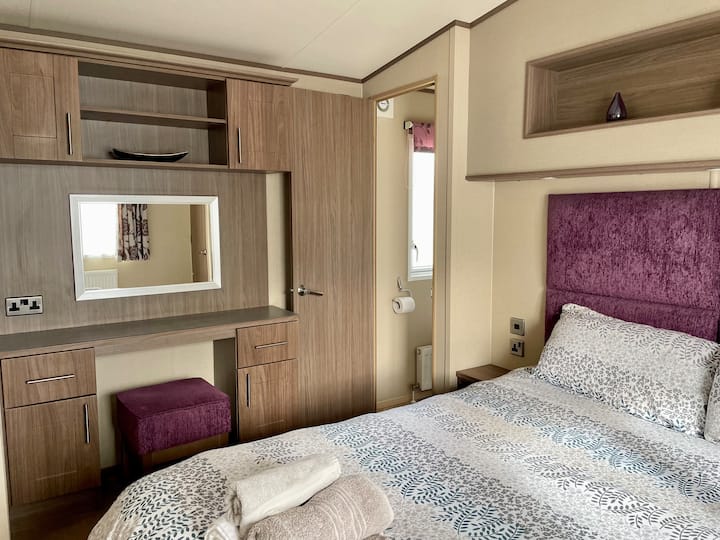 Lovely 2 Bed Caravan, Hoburne Cotswold - 