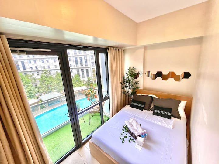 81nb Premium 2br Pool View Newport Naia T3 - Pasay